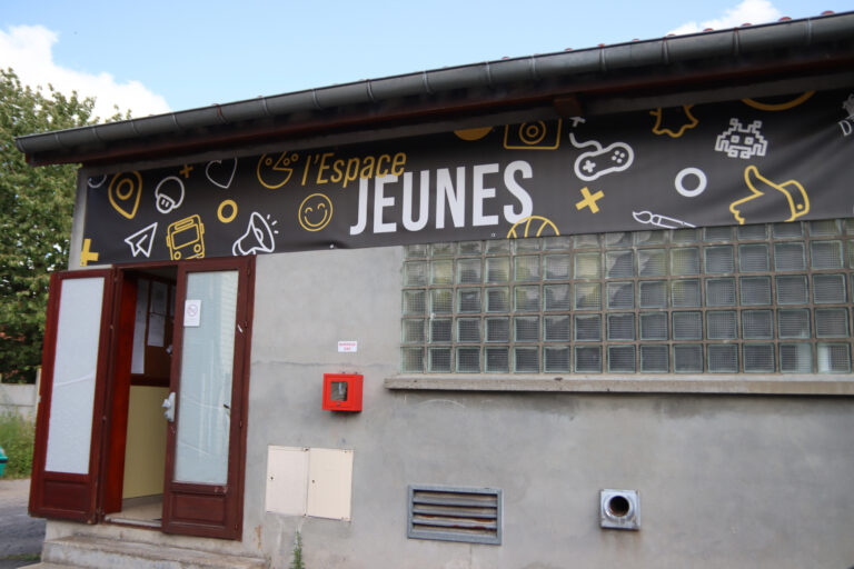 Espace jeunes : Espace de loisirs et PIJ - Divion